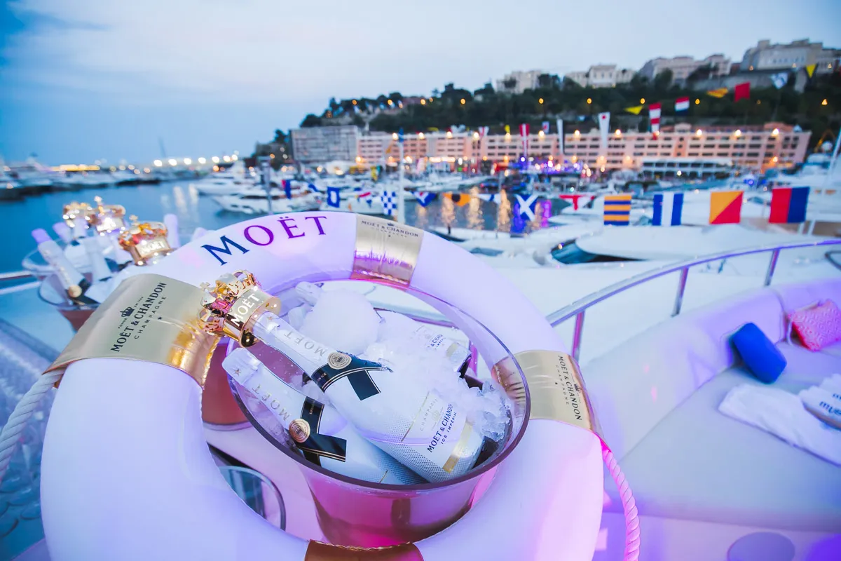 VIP+ - The Holland Boat